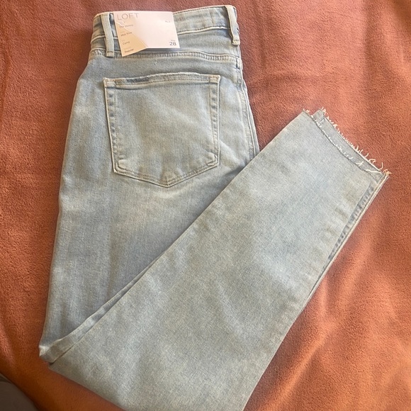 LOFT | Jeans | Loft Curvy Frayed Mid Rise Skinny Jeans In Authentic ...